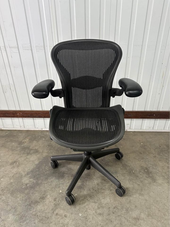 Herman Miller Aeron with armrest (Size A) – Enjoy Seconds