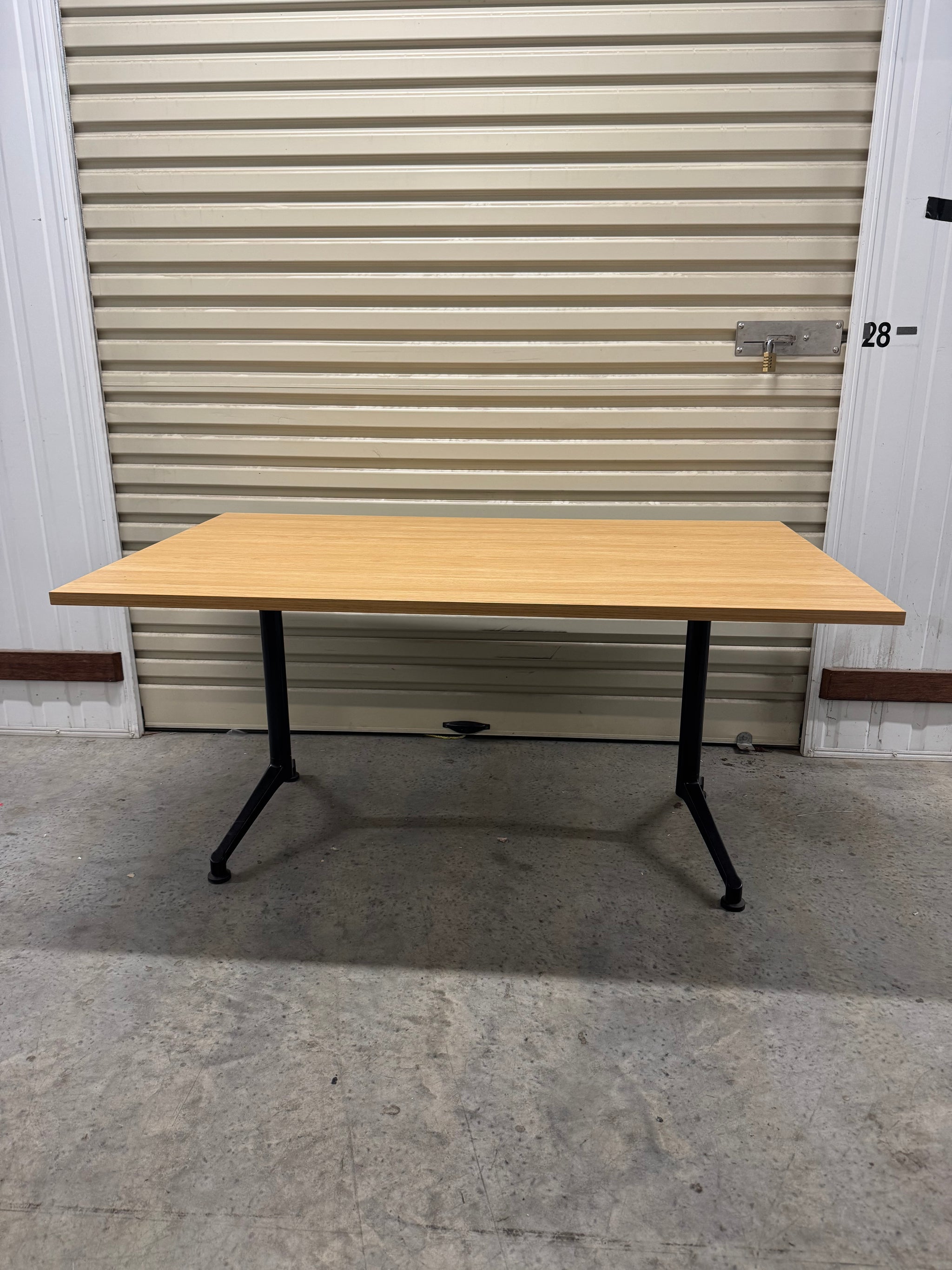 UR Table by Thinking Works – Meeting Table 1500 x 900 mm