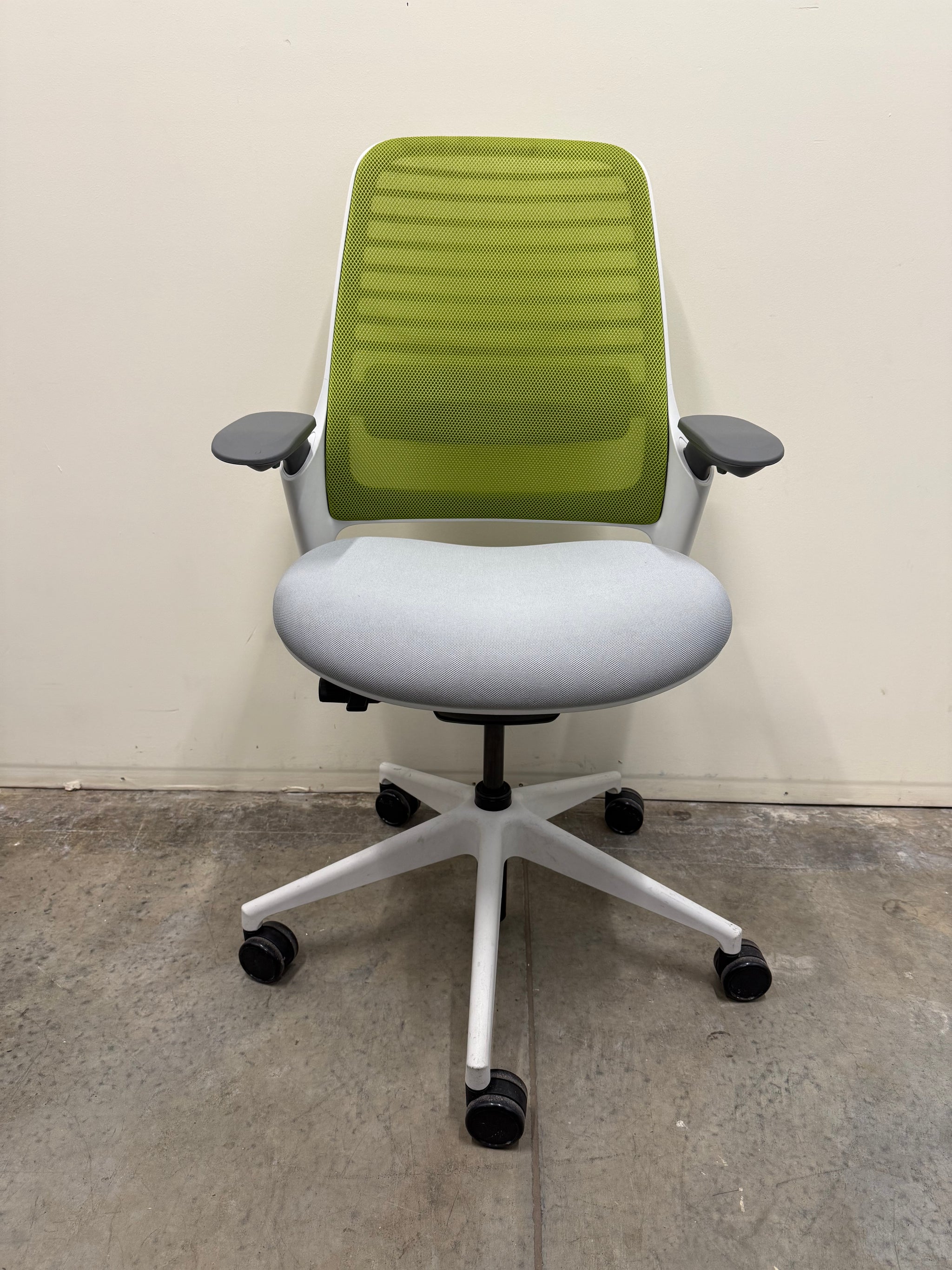 Steelcase Series 1 Office Chair – Green Mesh / Grey Seat – Ergonomic ...