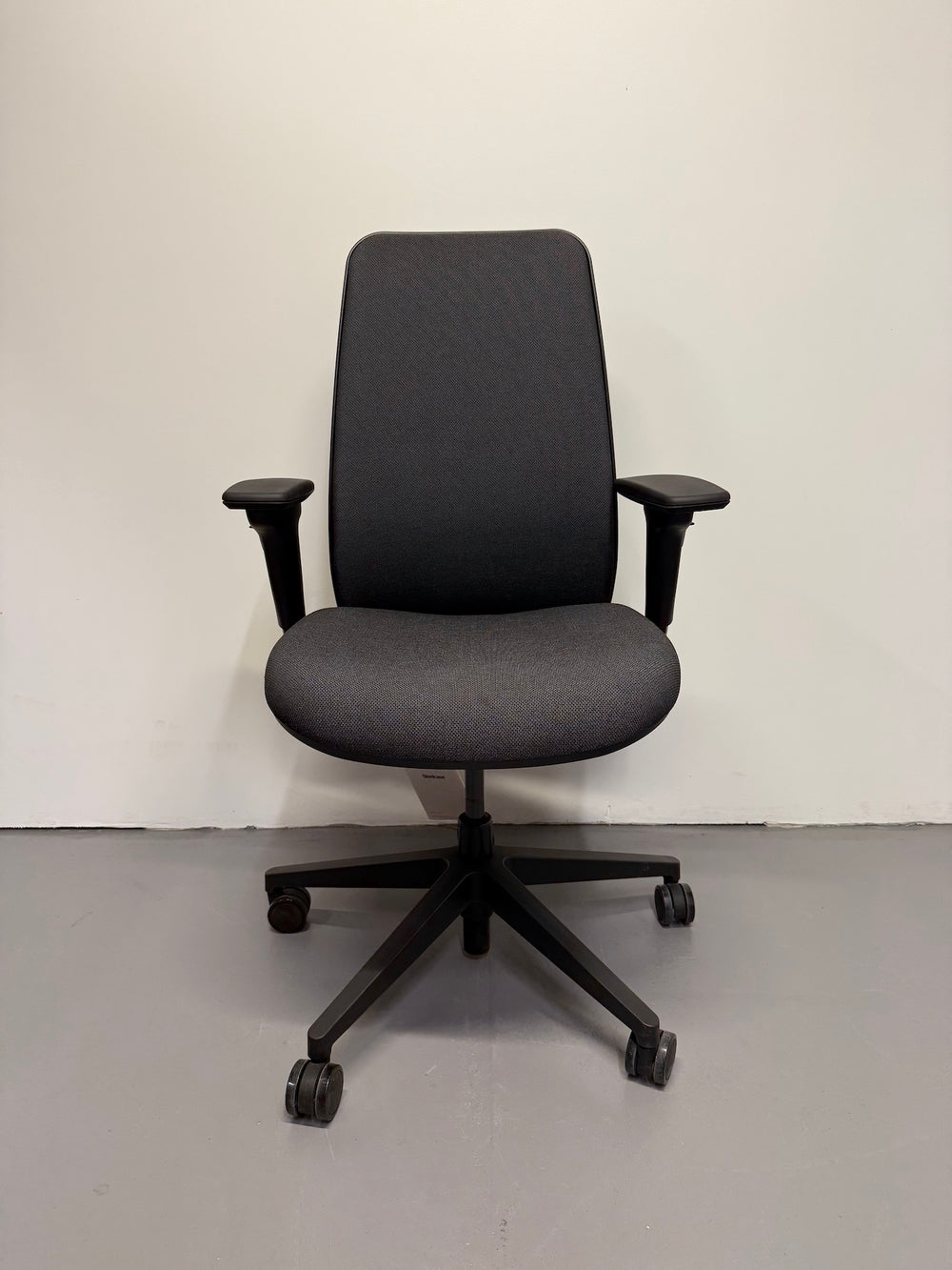 Steelcase Personality Plus Task Chair with Arms – Ex-Showroom Stock