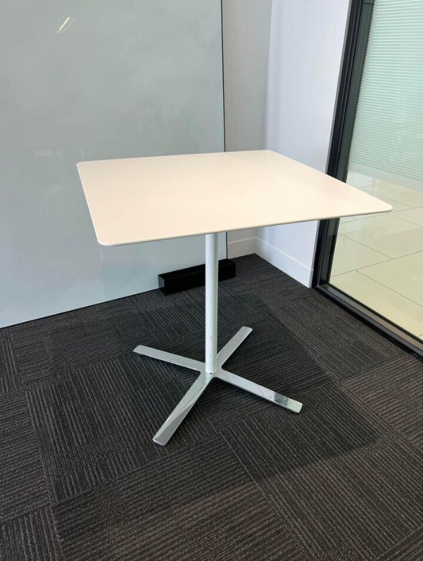 Wilkhahn Aline cafe table 230 range – Enjoy Seconds